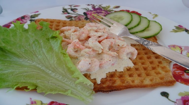 Eierwaffeln mit Krabben aus der LCHF-Küche - LCHF Deutschland